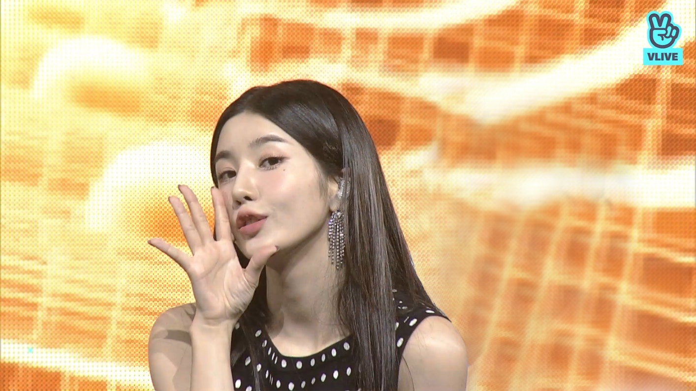 WeverseKWON EUN BI Media - [Highlight] 권은비-'Door' @Debut Showcase [OPEN]