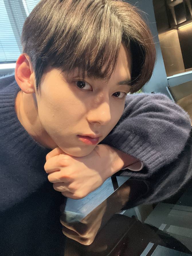 Hwang Min Hyun Community Posts ํฉ๋๋ค๐๐งก ์ ๋
์ฑ๊ฒจ ๋จน๊ณ Hwangminhyun