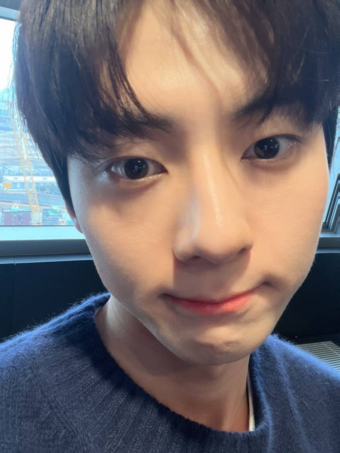 Hwang Min Hyun Community Posts ํฉ๋๋ค๐๐งก ์ ๋
์ฑ๊ฒจ ๋จน๊ณ Hwangminhyun