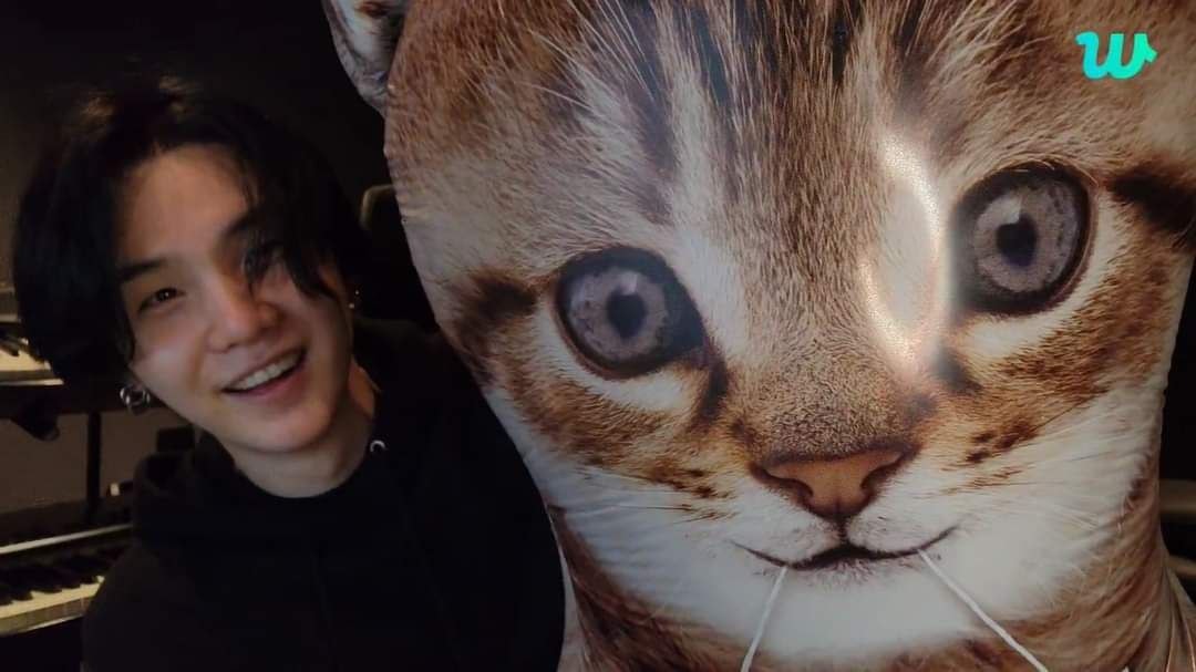 BTS Community Posts - happy birthday 'LIL MEOW MEOW'🥳🎉🐱