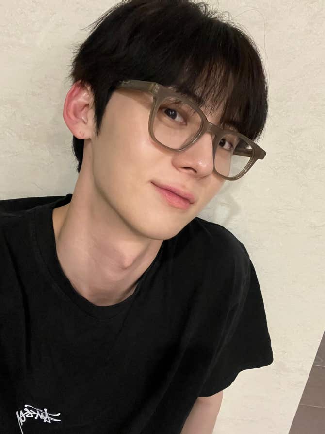 Hwang Min Hyun Community Posts ํฉ๋๋ค๐๐งก ํญ ๐ Hwangminhyun