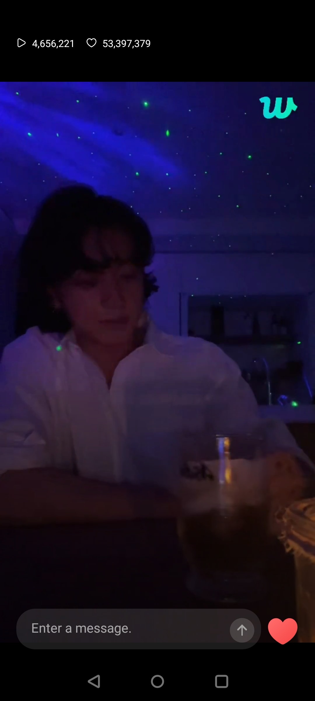 BTS 커뮤니티 포스트 - He's listening to Arctic Monkeys! I love them soooo much ...