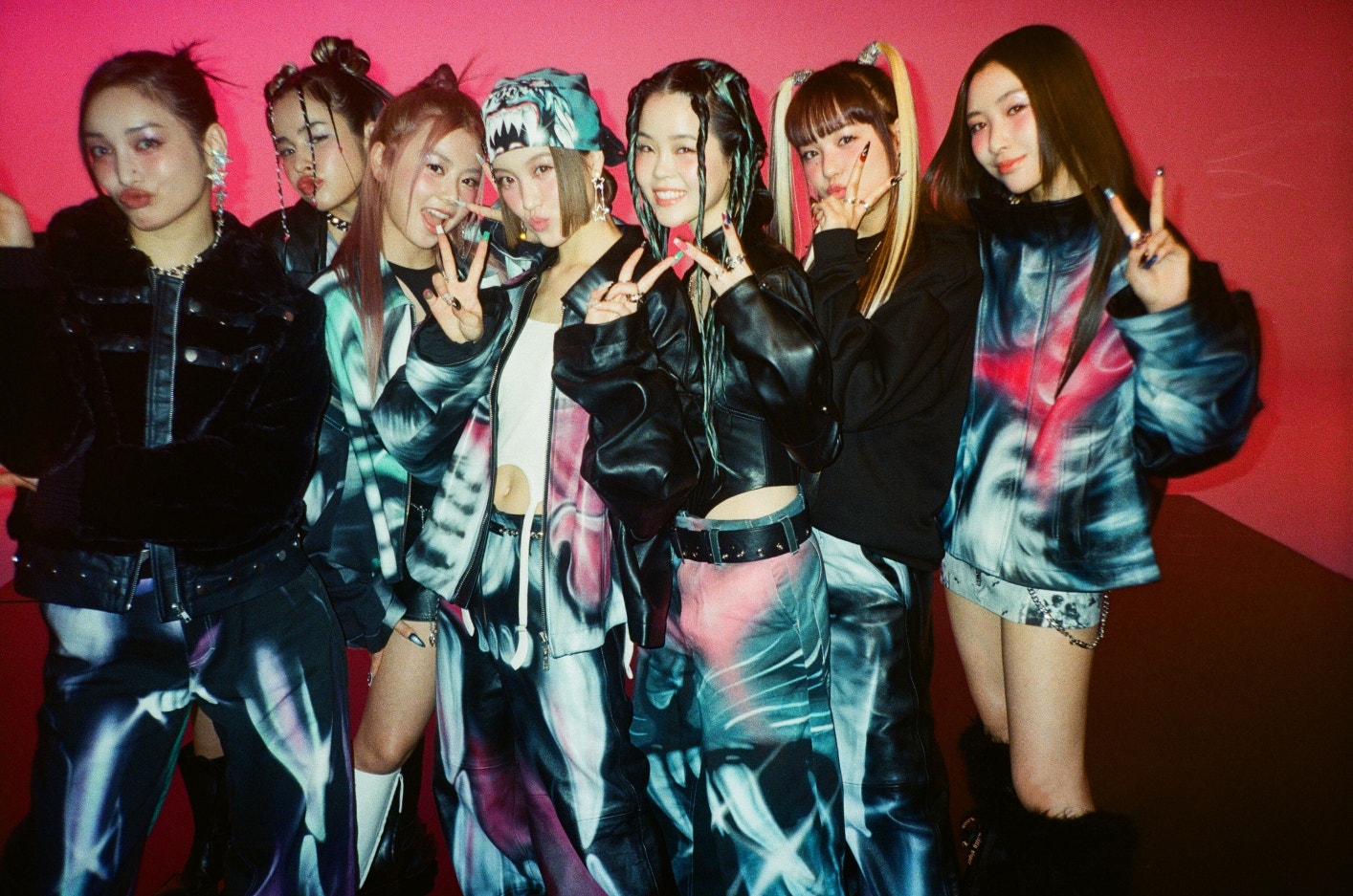 Weverse XG Image - XG - SHOOTING STAR Photoshoot｜Behind Photo (film ver.) Part.2