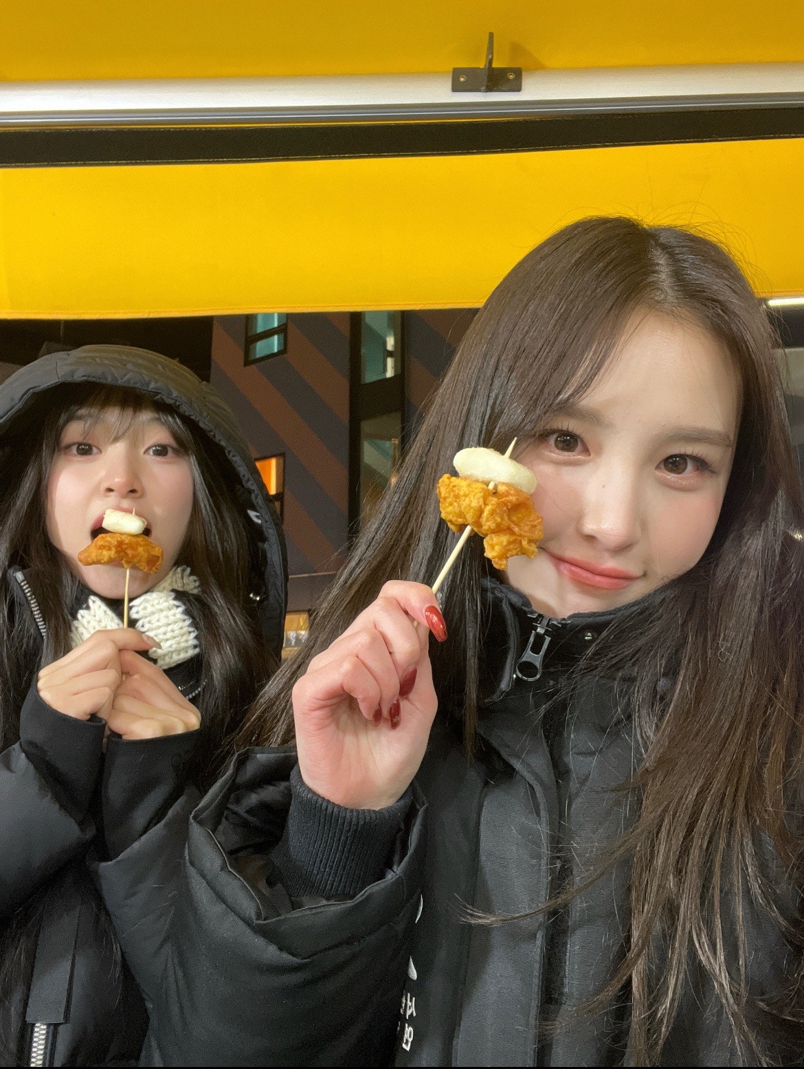 Weeeklyコミュニティ投稿 사랑하는 우리 뽀짝말랑귀요미 20살 재희언냐의 생일을 축하합니다아🥳 멤버이자 좋은언니이자 가족이