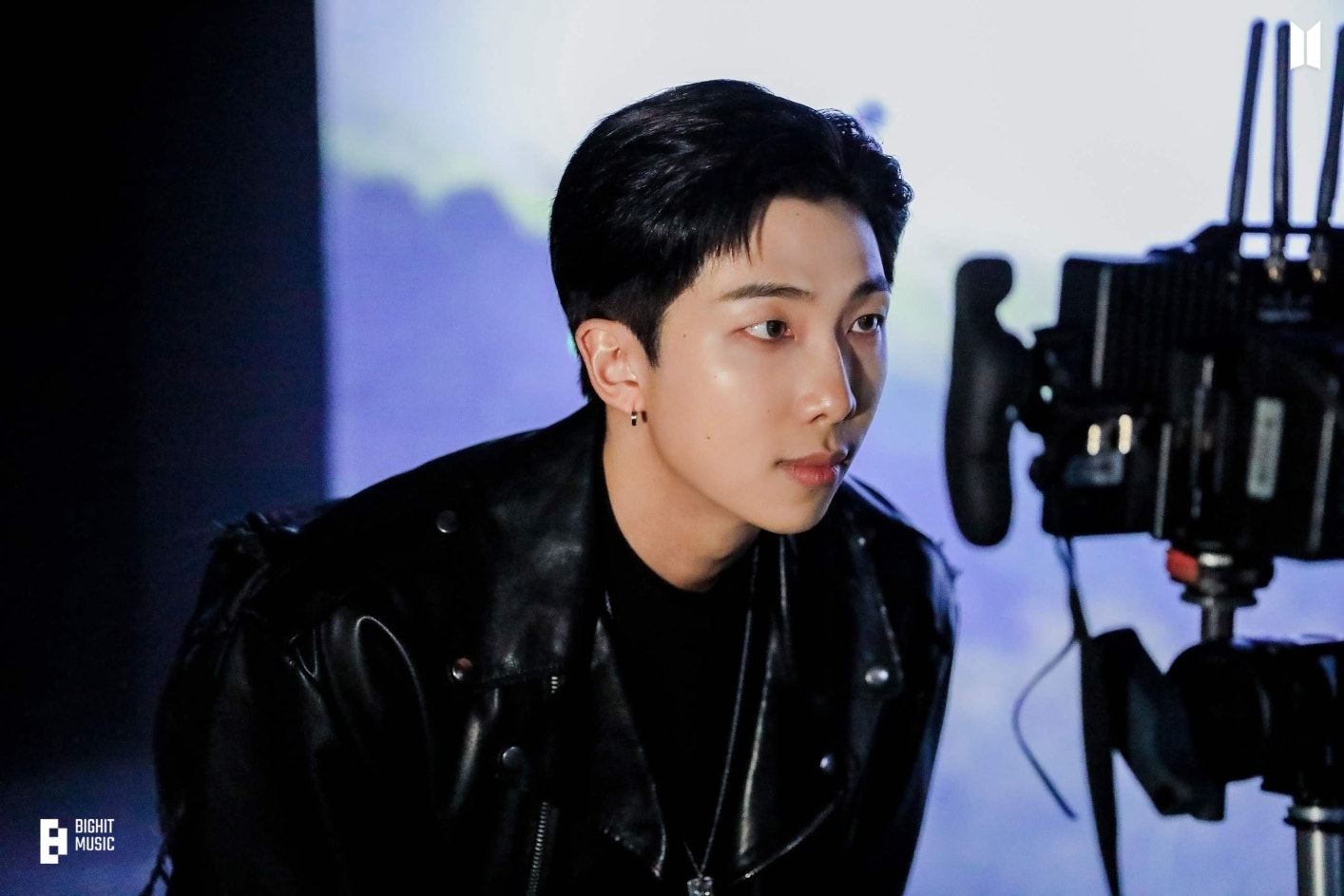 BTS Community Post - 친애하는 Rm 나는 당신의 훌륭한 작업에 사랑에 빠졌습니다 당신의 말을 듣는 것은 항상 ...
