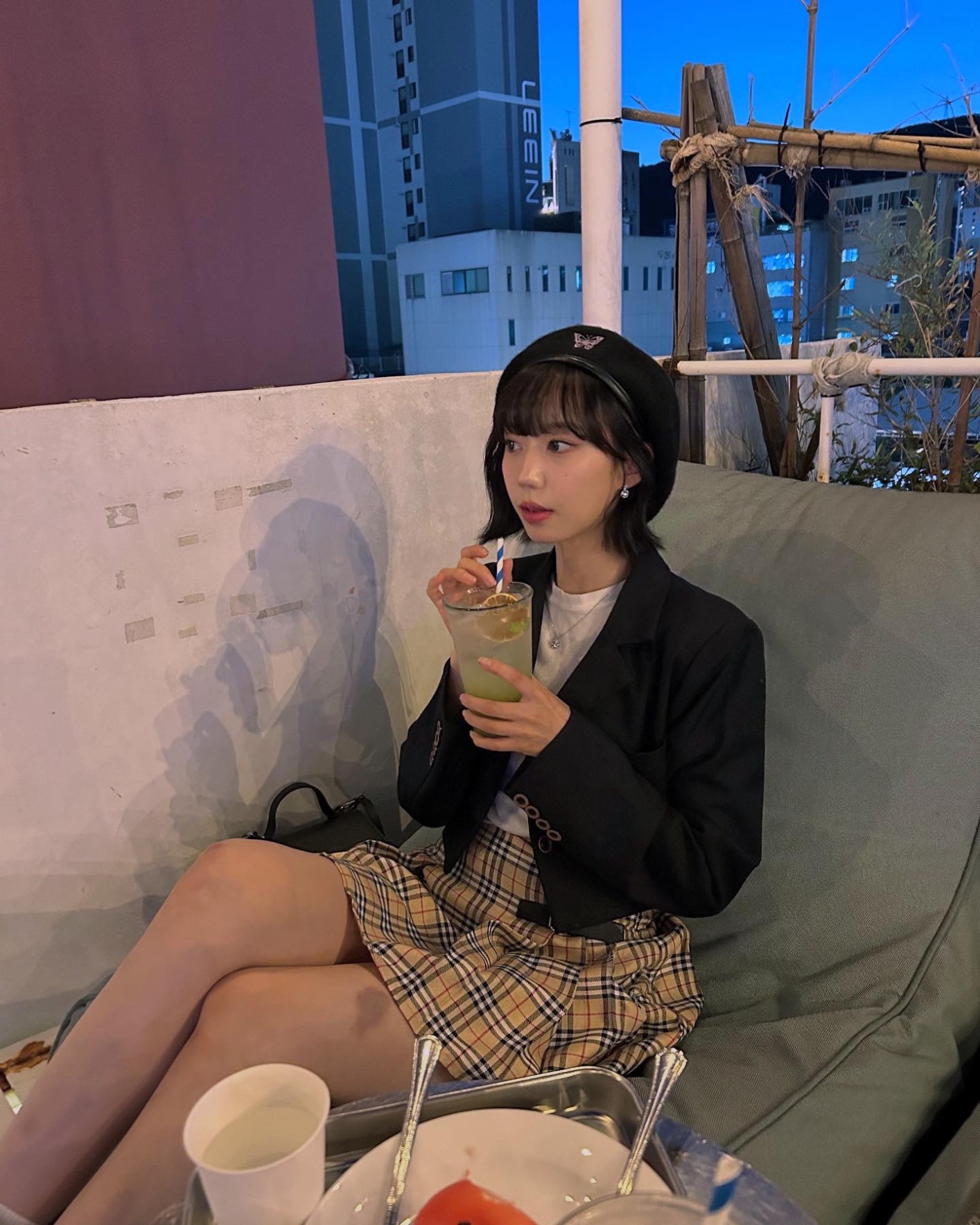 Secret Number Community Posts 가을이 드디어 온 게 체감이 될 정도로 요즘 날씨가 너무 시원한 것