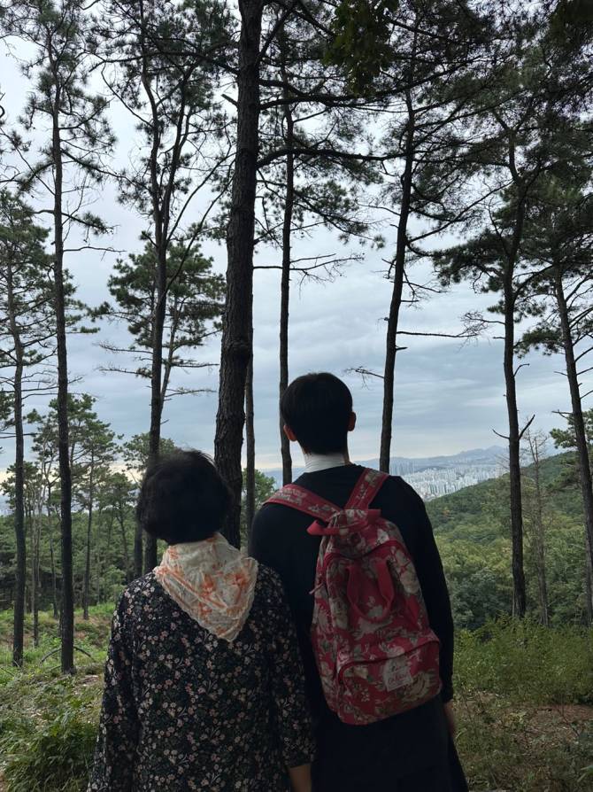 Atbo Community Posts 보트~~ 다들 즐거운 연휴 보내셨나요 저는 이번에 할머니 할아버지랑 같이 등산