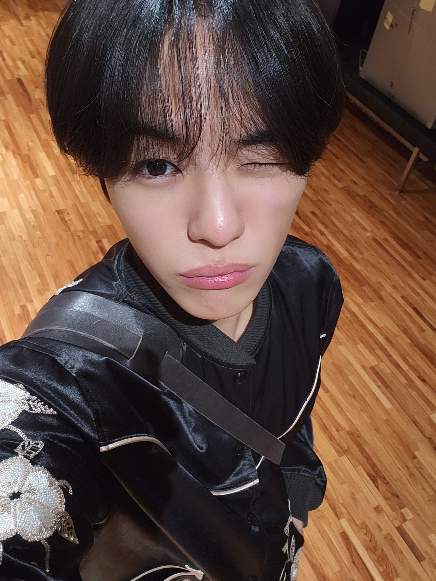 Post de la Comunidad TREASURE - 쿨쿨 - YOON JAE HYUK