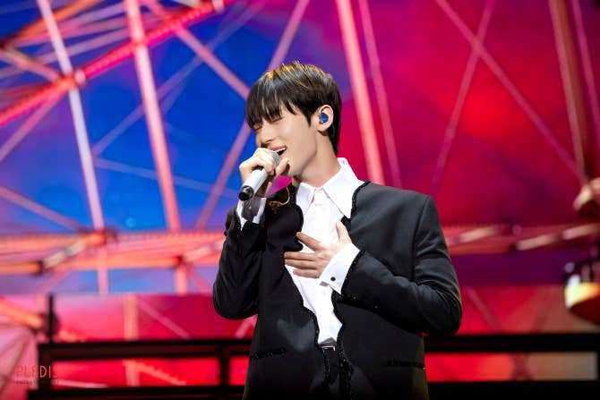 Hwang Min Hyun Community Post 민현아앙 마닐라 가기 좋은 아침🌞 황도들이랑 잼있게 좋은 추억 많이