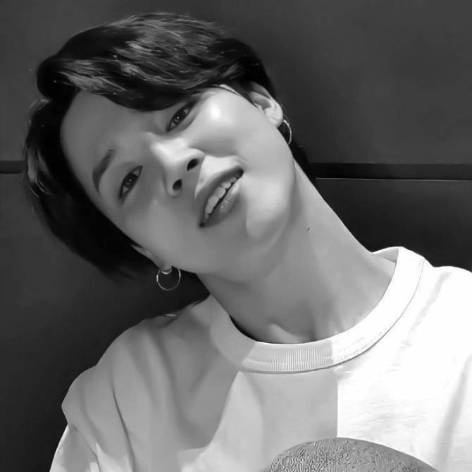 Bts Community Posts 생일 축하해요 지민님 2023년이고 당신은 28살이 되는데 당신은 여전히 똑같기 때문에