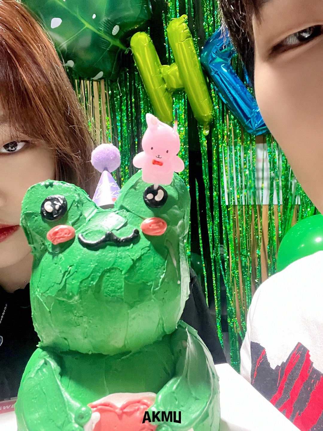 Weverse AKMU Image - 모두의 남매 뭐든 해 EP.2 🐸남매 셀카🐰