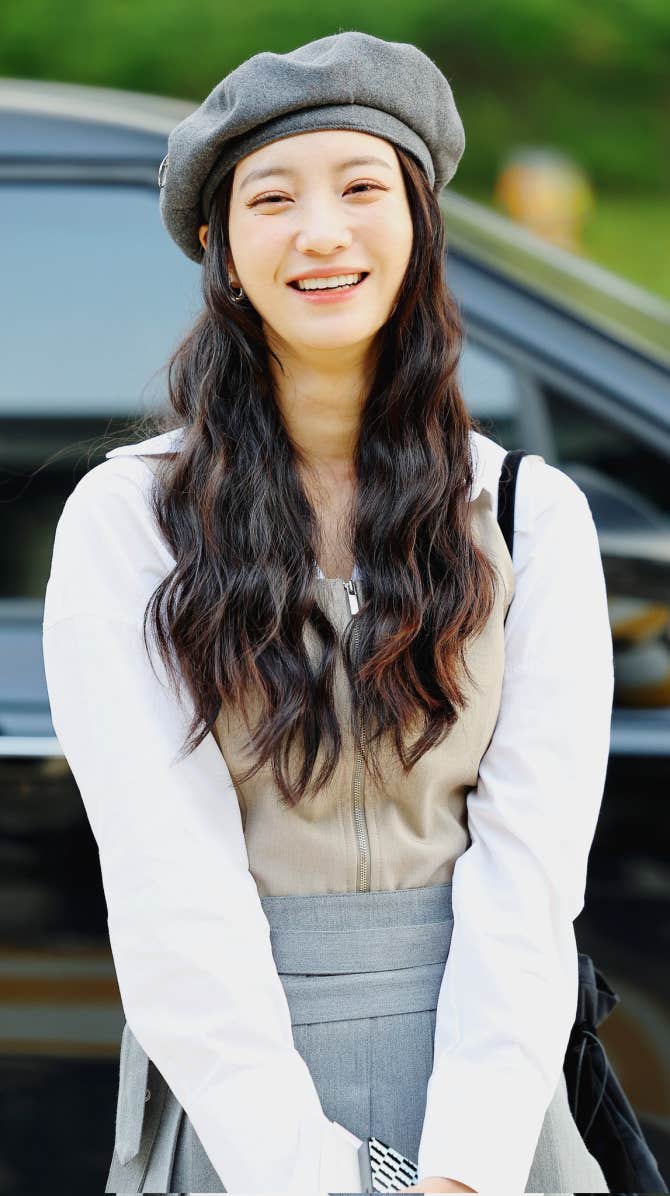 Oh My Girl Community Post 첫 사랑 보는 것 같아💕 혼자만 있어도 영화보는 것 같네😌🩶 오겡끼 데스까🫶