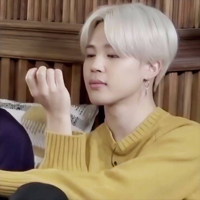 Bts Community Posts 지민아 생일 축하해 많은 키스를 보내고 너의 길을 안아주고 좋은 하루 되세요