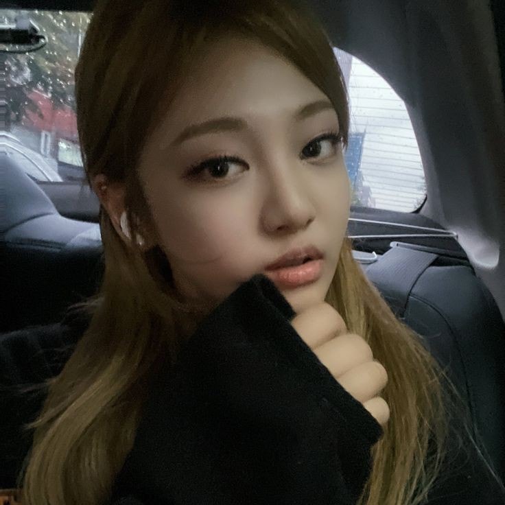 BLACKPINK Community Posts - mimi rate her