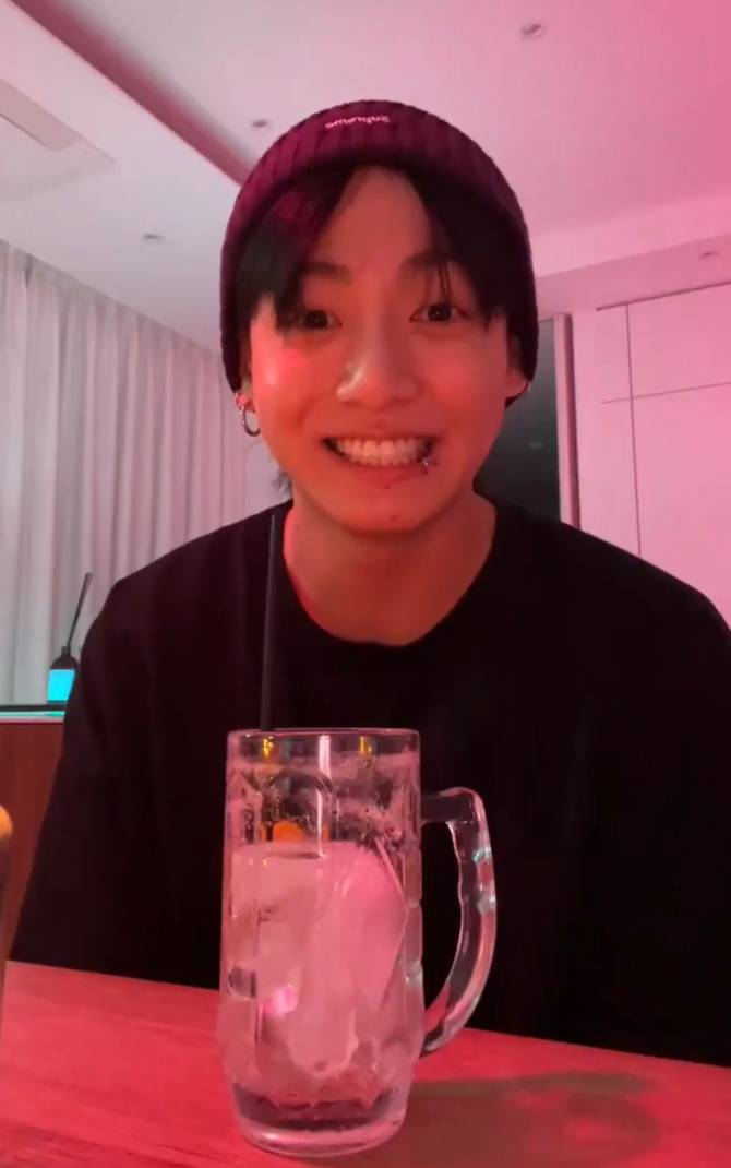 Bts Community Post 정국아 일본에는 안오겠지알고는 있지만문득 쓸쓸해지네가을이라서 그런가