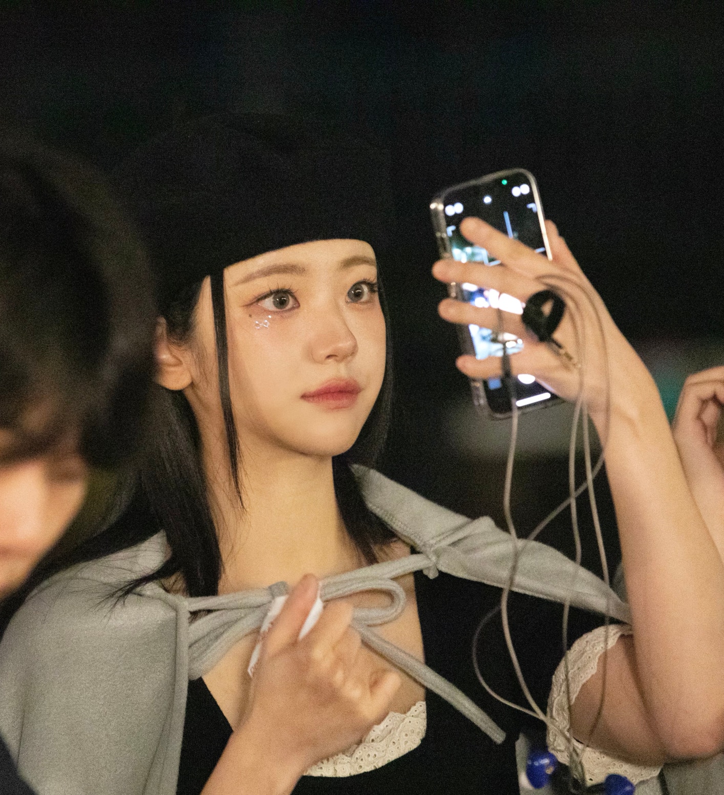 Qwer Community Post 위버스에 쵸단 등 장 🌟 첫 글 쓰고있는 이 순간이 왤케 떨리는지 크앙´ー` 앞으로 좋은 추억 같이 나누어요 🤍