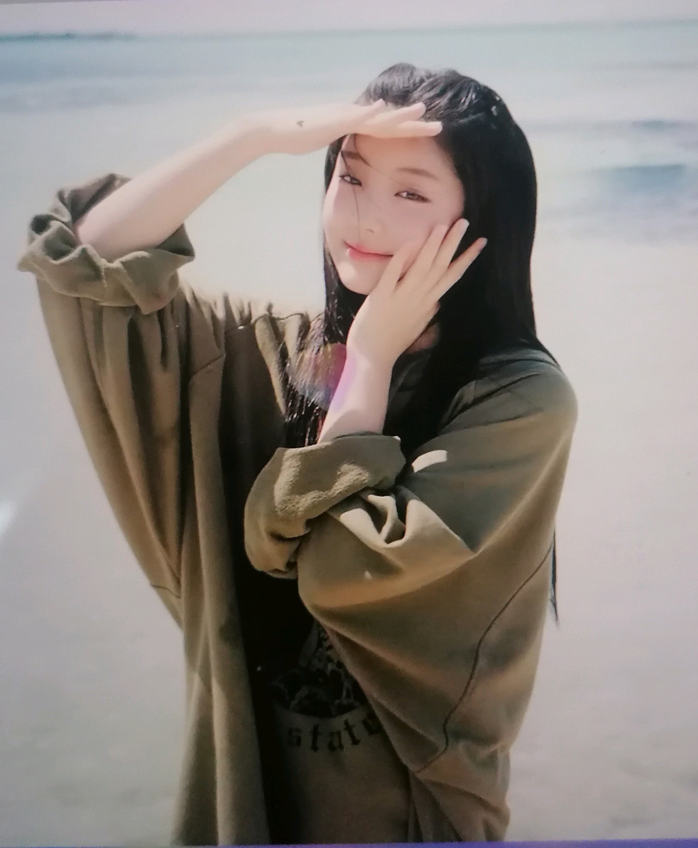 ILLIT Community Posts - NEW WONHEE PICS