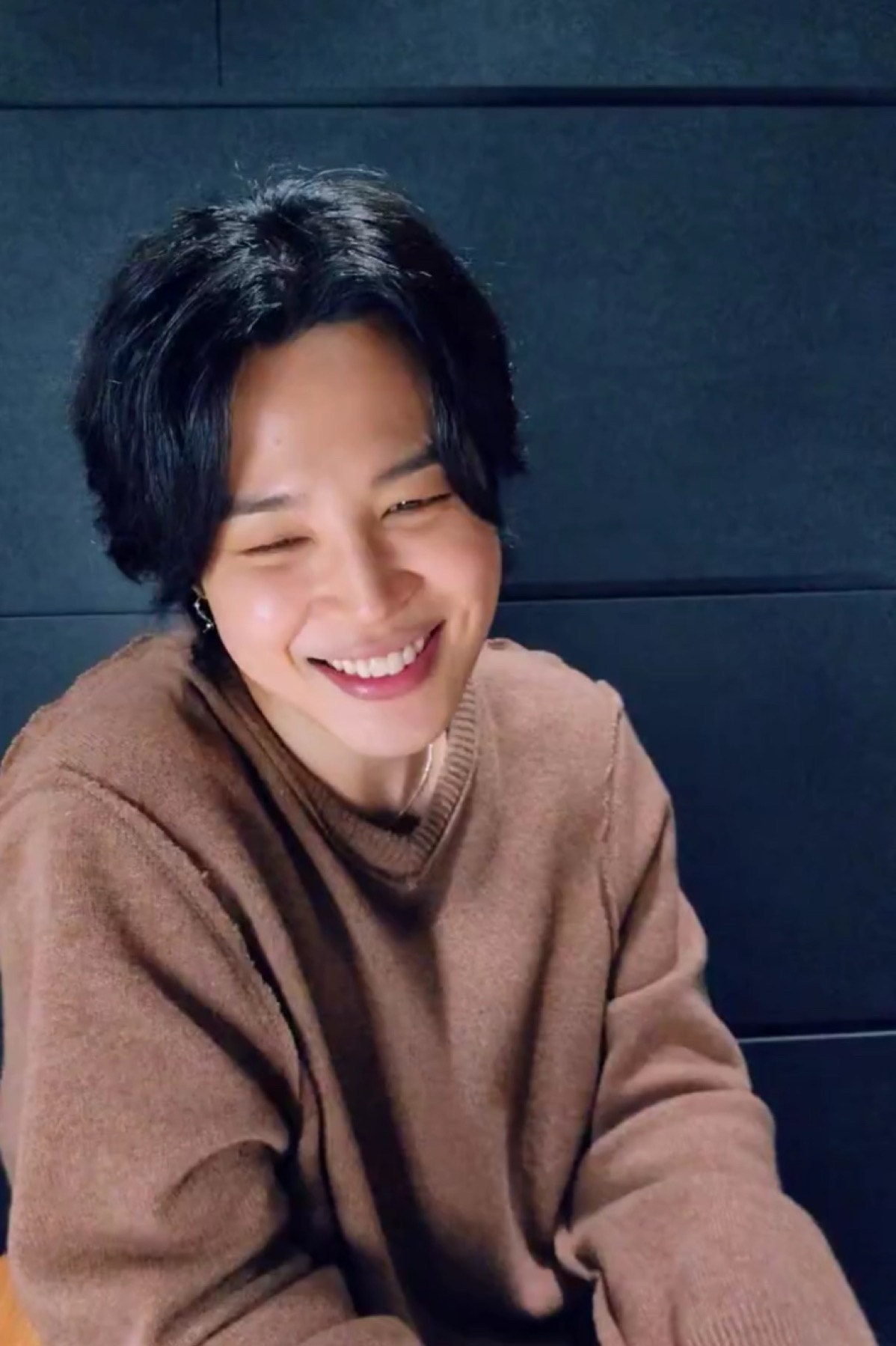 Bts Community Post 지민시♥️ 어젯밤 지민씨가 너무 그리워서 잠을 못잤는데 기쁘고 행복한 밤 되었어요🌙🤍
