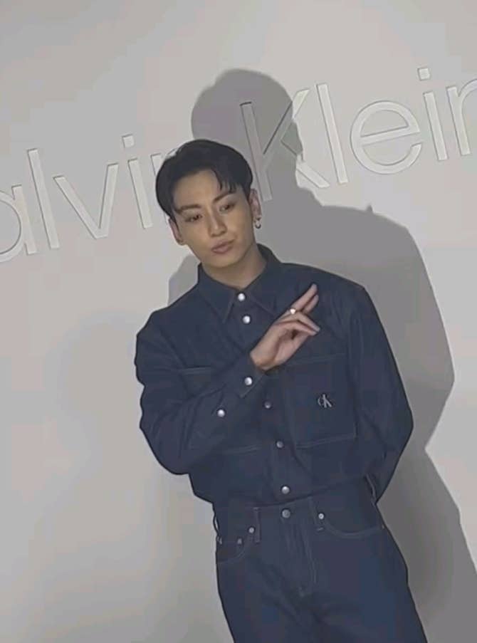 BTS 커뮤니티 포스트 - mi jk en el evento de calvin klein! esta tan guapo y ...