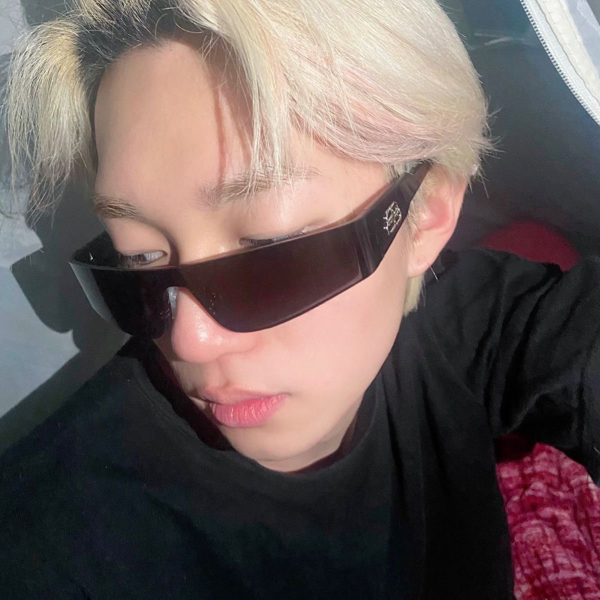 P1Harmony Community Post - new pfp how we feeling😅