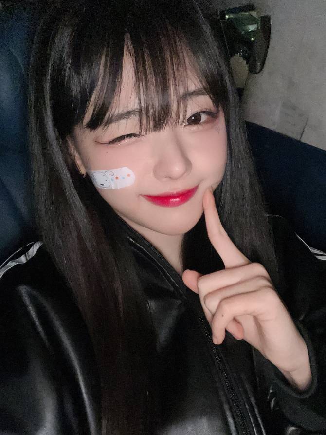 Qwer Community Post 안녕 히나쨩이다요💙 오늘은 너무너무너무너무 행복했던 날이에요ㅜㅡㅜ 팬분들을 직접