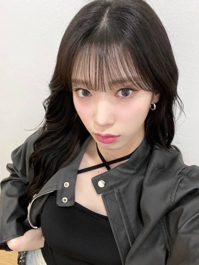 Rocket Punch Community Posts 가을인데 조금 멋진🍂🖤😎 오늘도 즐거웠어 켓치🖤 Suyun
