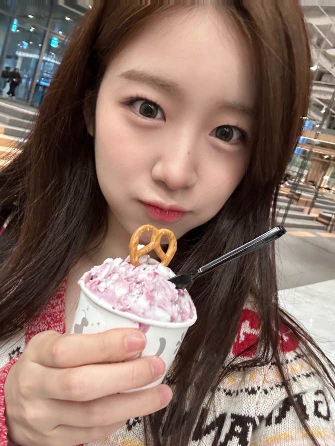 Wooah Community Posts 겨울이 좋은 점 한가지 더 추가할게요 복슬복슬한 뽀글이 친구들이 많아서 행복해요 ️🐑