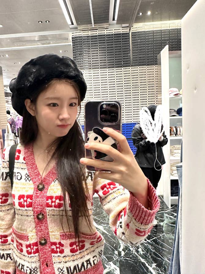 Wooah Community Posts 겨울이 좋은 점 한가지 더 추가할게요 복슬복슬한 뽀글이 친구들이 많아서 행복해요 ️🐑