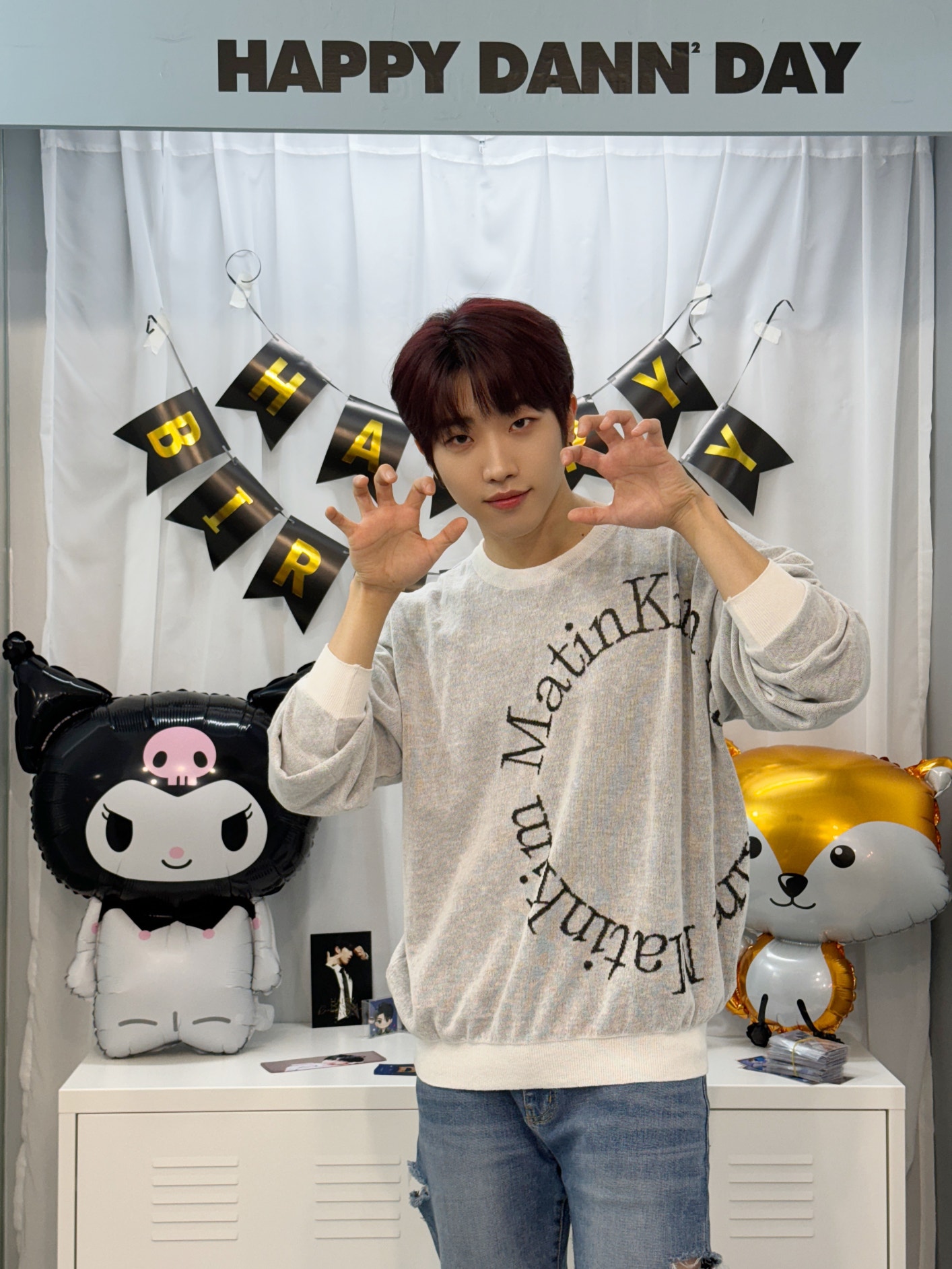 The KingDom Community Post - 진짜진짜 마지막으로! 너무너무 고마워~~ 해외에서도 축하해주셔서 너무 감사합니단🌷 - DANN