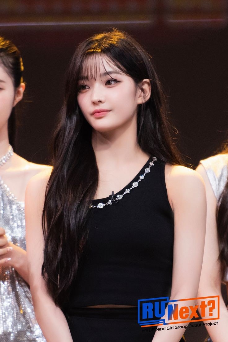 ILLIT Community Post - 4/6 illit members have tried wearing bangs, Next, Wonhee and Yunah have ...