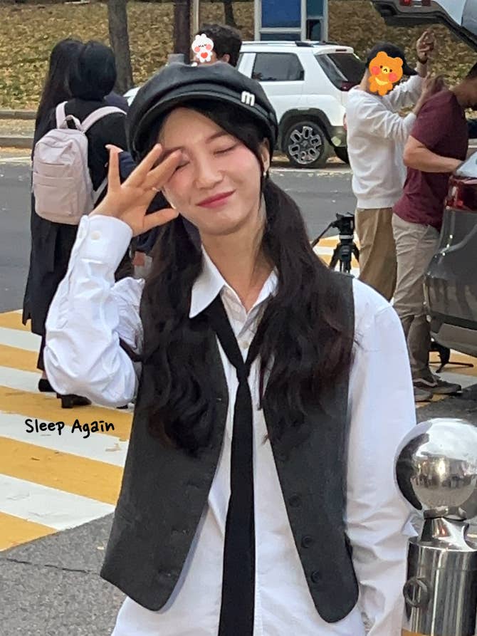 Oh My Girl Community Post 기적을 노래하는 내 가수의 시간💙🌹 사랑하는 유빈시💜 11월 첫 주말의 아침을