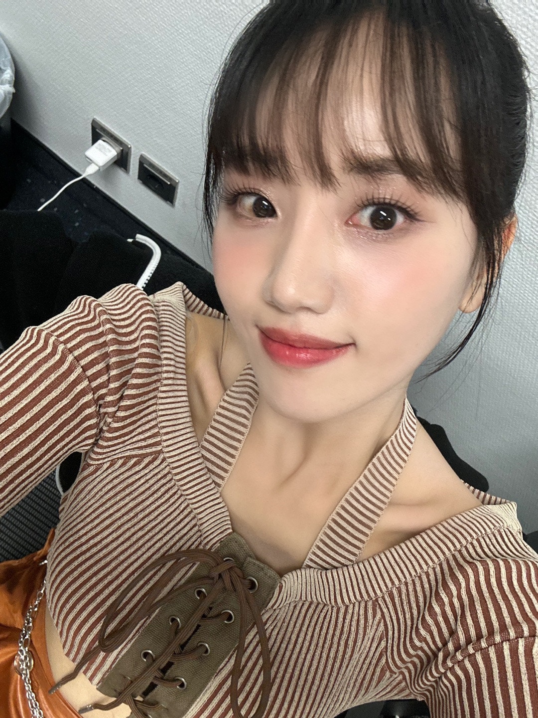 Cherry Bullet Community Posts - 비조심 차조심 감기조심!😚 - HAE YOON