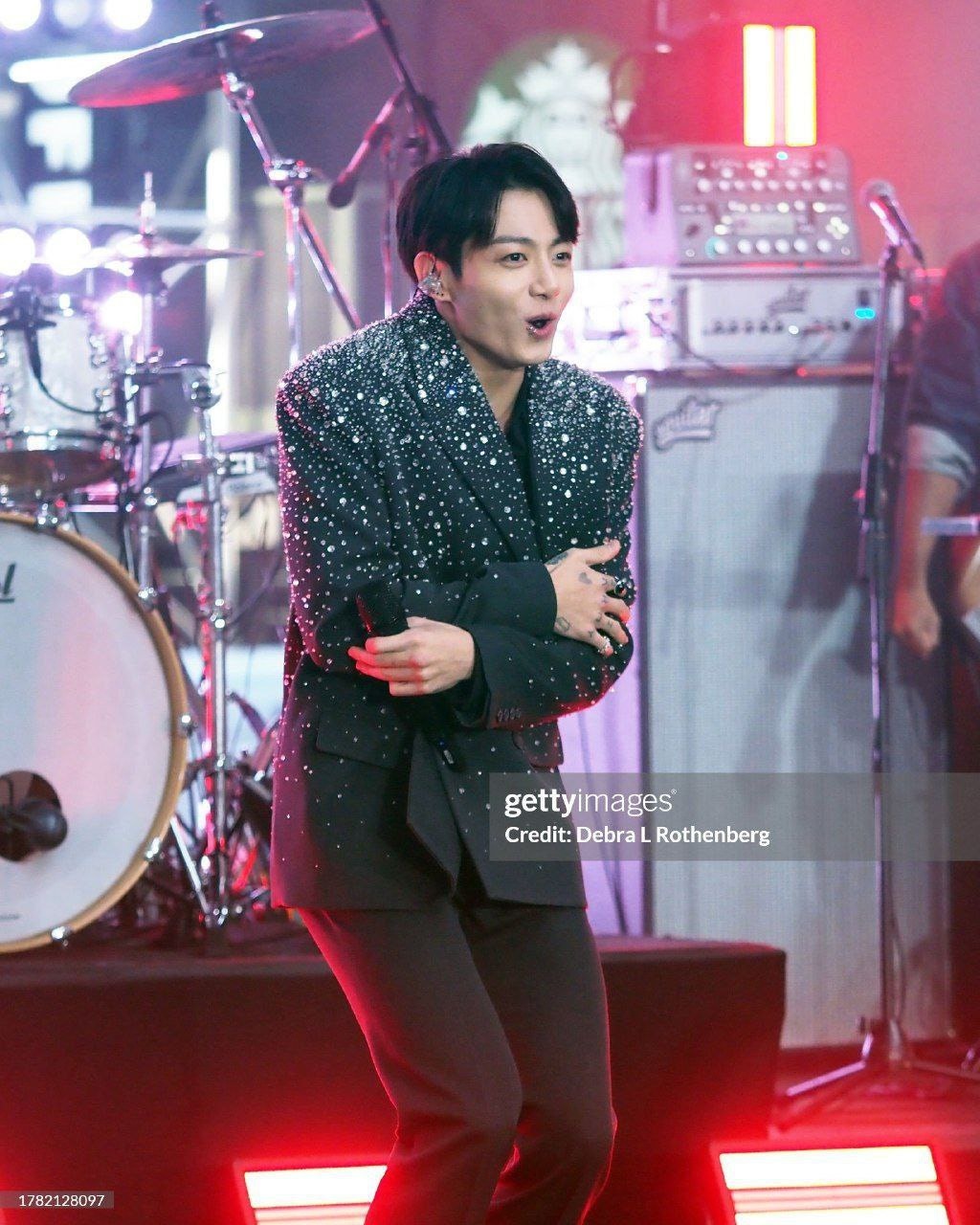 BTS Community Posts - our bunny was kept in the cold, he was so cold ...