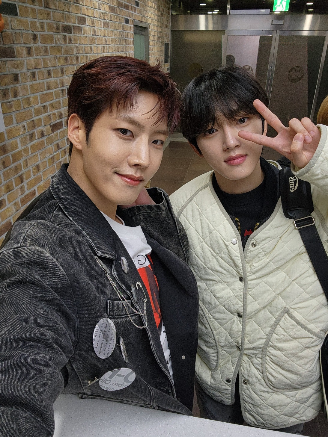 Golden Child Community Posts - 뮤뱅 고생했어요♡ - Lee DaeYeol