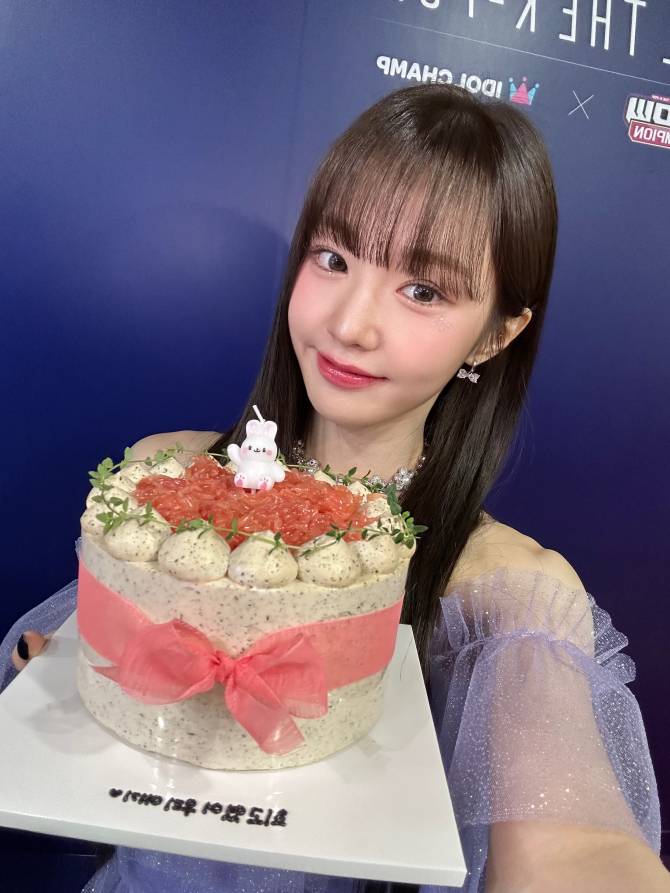 Wooah Community Posts 영광스런 ‘쇼챔피언 Mc 끝의 여정까지 함께 해준 와우들 너무 고마워요🤍 하나하나