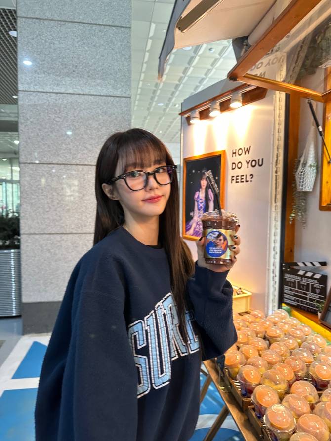 Wooah Community Posts 영광스런 ‘쇼챔피언 Mc 끝의 여정까지 함께 해준 와우들 너무 고마워요🤍 하나하나