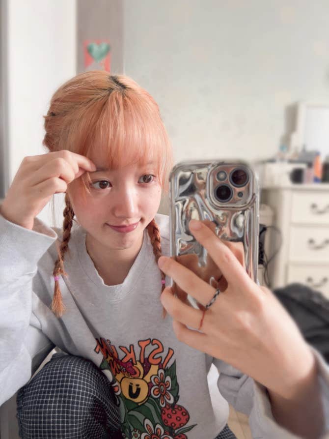 Weki Meki 커뮤니티 포스트 친구가 땋아준 머리 👧🏻 어때여 세이