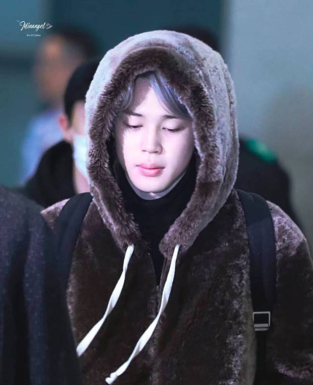 Bts Community Posts 지민시 ⏰ Jimin Time 민아 네가 없는 새 서울에 첫눈이 내렸대 너와 내가 못 본