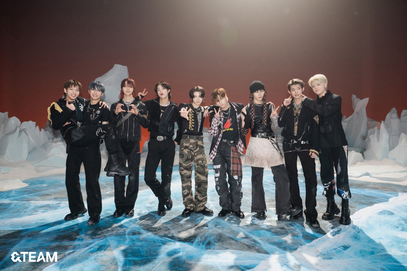 Weverse &TEAM Image - &TEAM 'War Cry' MV Behind Photo