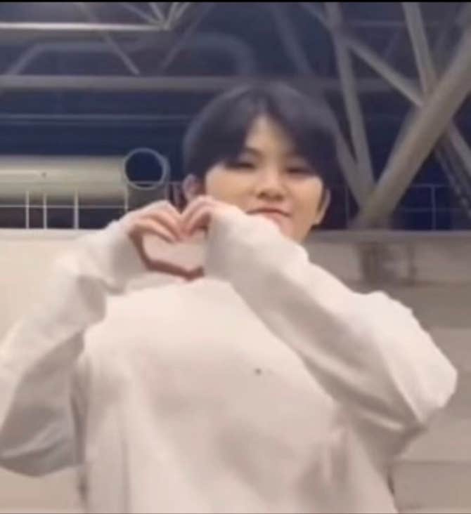 Seventeen Community Posts 우지오빠안녕하세요 오빠 생일 정말축하해요🎉오빠를 최대로 입덕한지가 벌써 3
