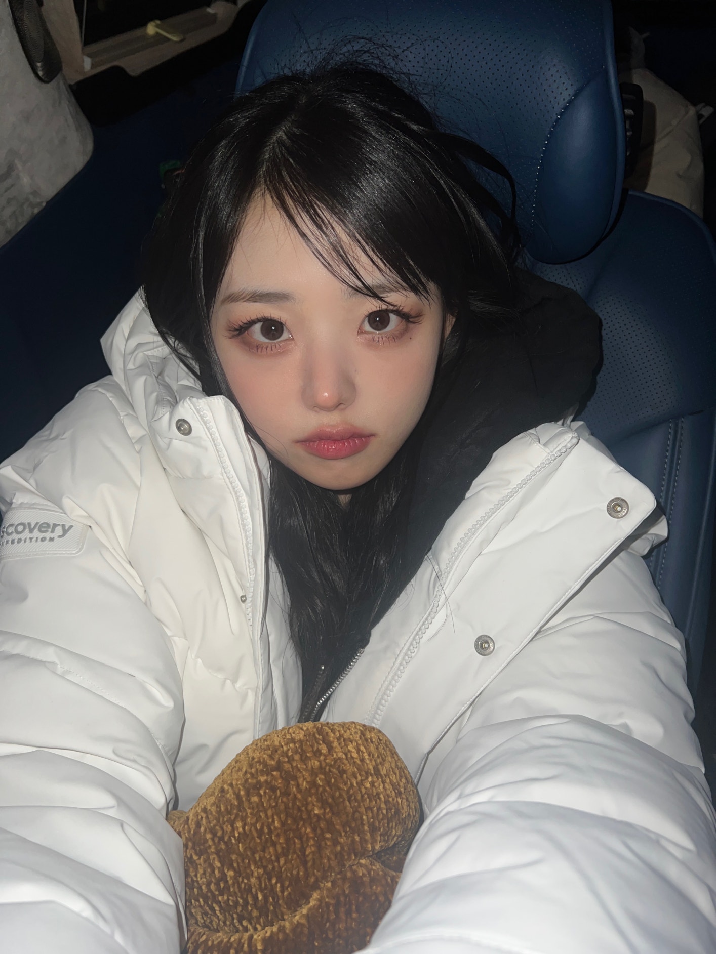 QWER Community Post - 이것이.. 후면셀카? 이상한가🙄🤔 - Hina