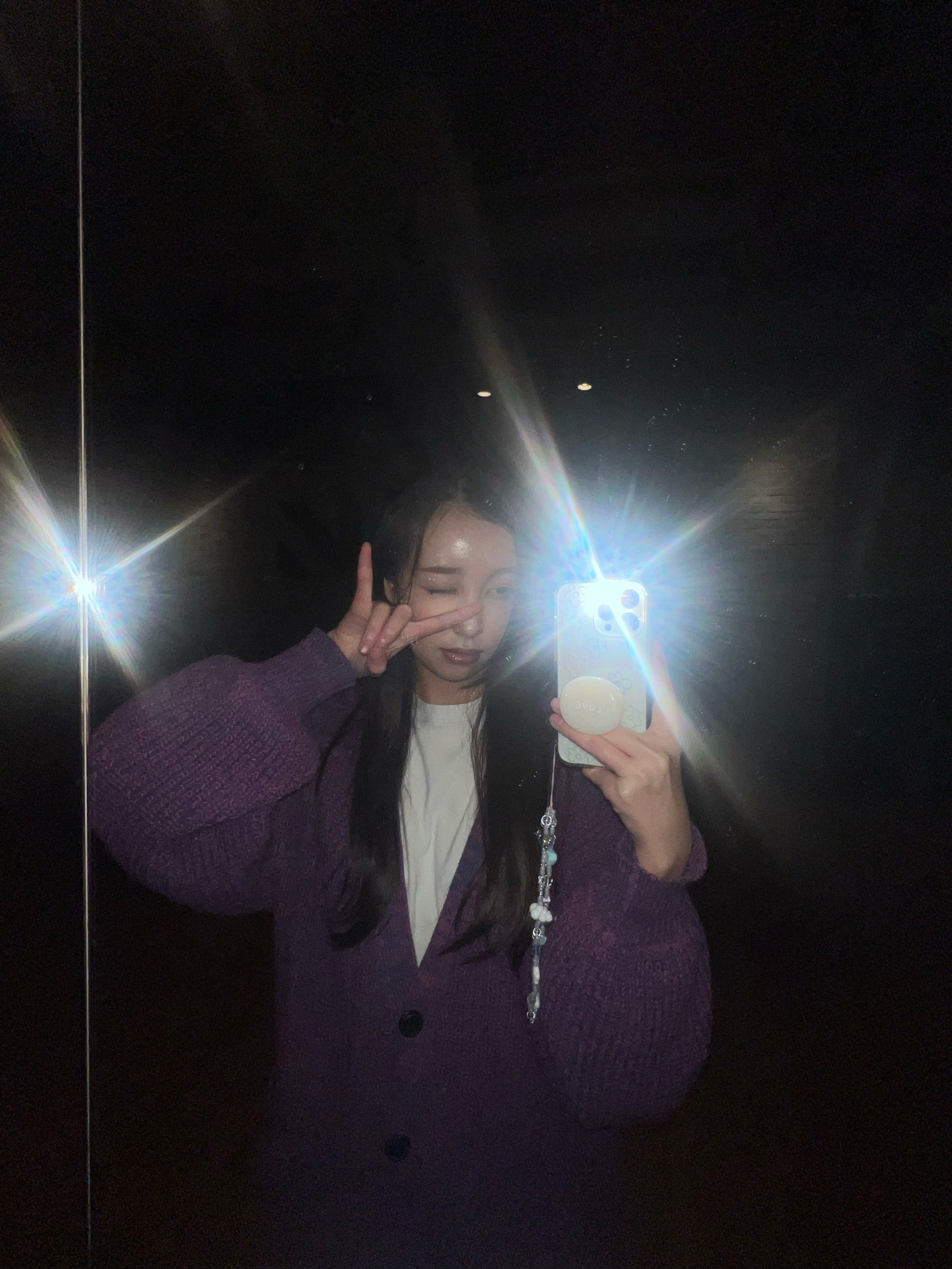 Wooah Community Posts 오예 ࿐⋆ 또 많이 추워진다니까 따뜻하게 하고 자요 와우💭 寒いから暖かくして寝てね💭
