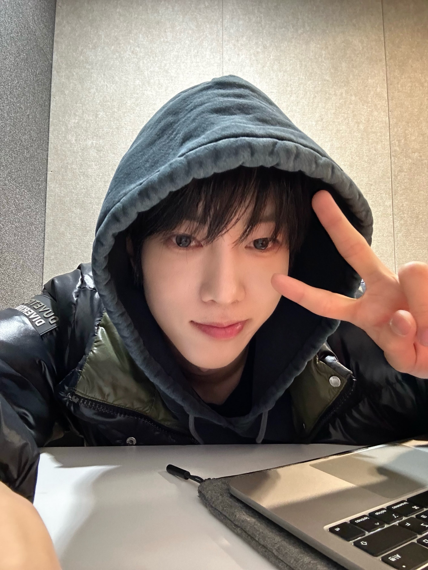 AMPERS&ONE Community Post - 오랜만에 연습실 왔다~~~😆 - KAMDEN