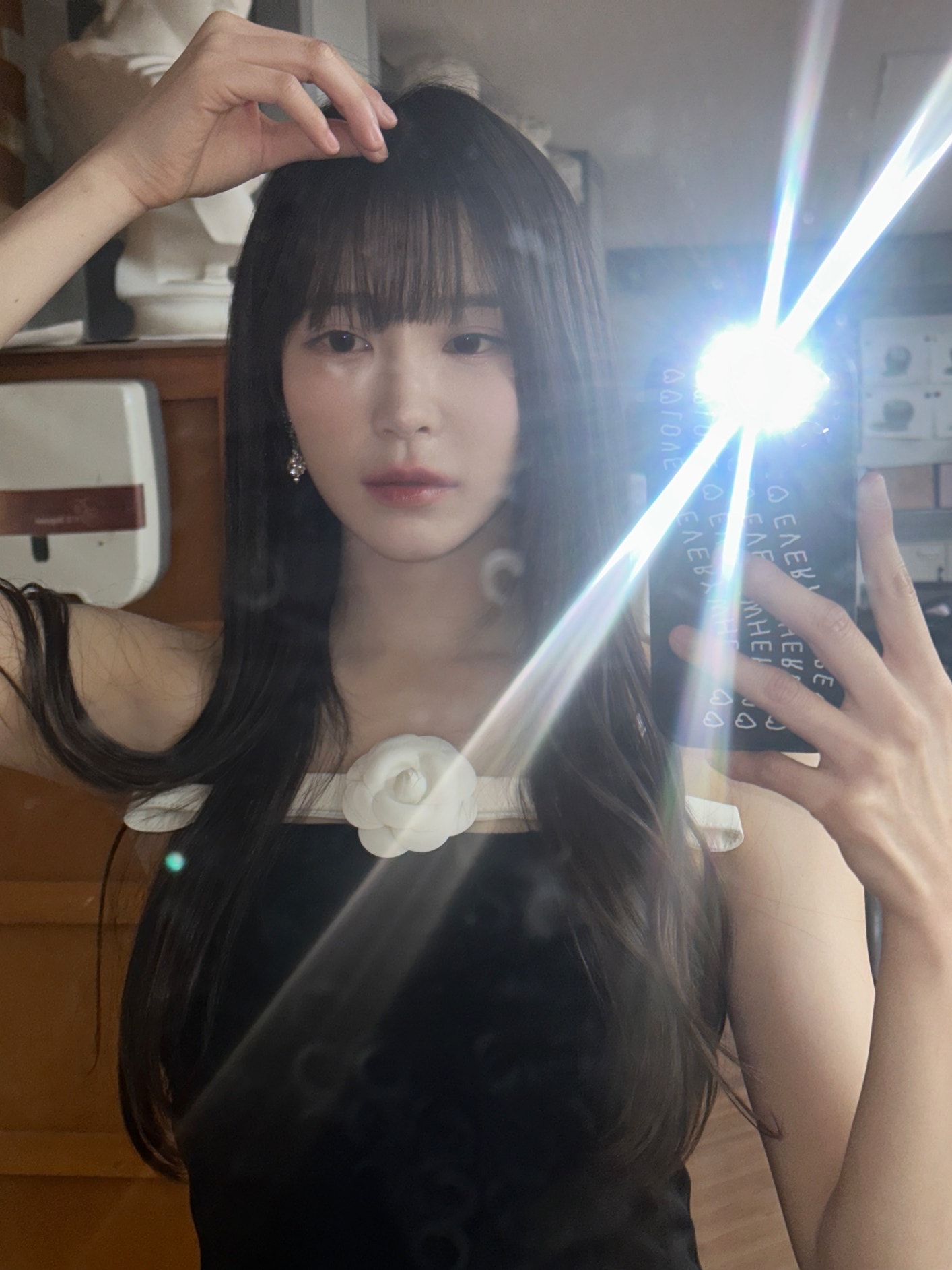 Classy Community Post 명명이의 새로운 도전 새로운 앞머리 새로운 렌즈 색다른 메이크업 하지만 똑같은