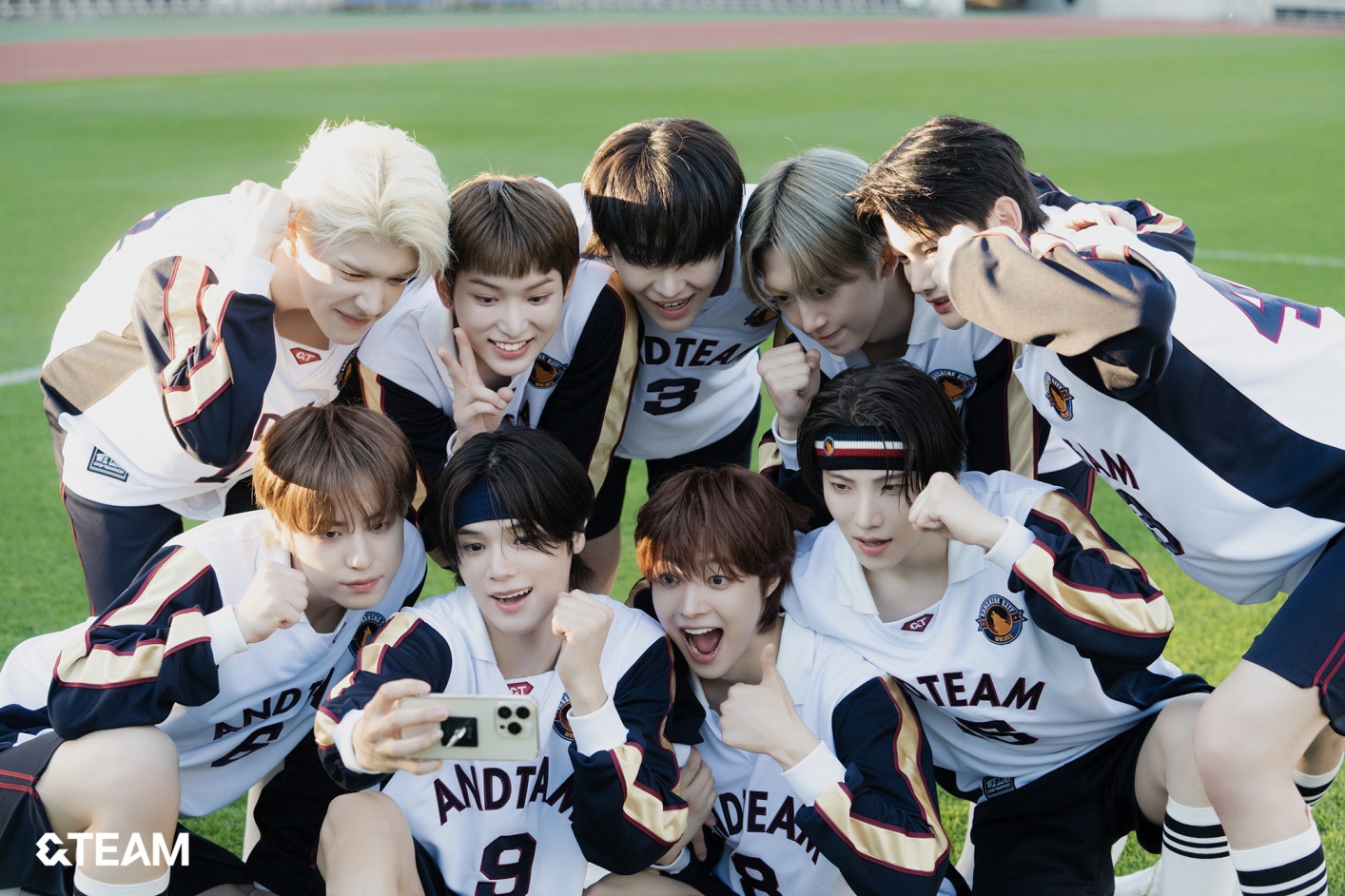 Weverse &TEAM Image - &TEAM 'Dropkick' MV Behind Photo