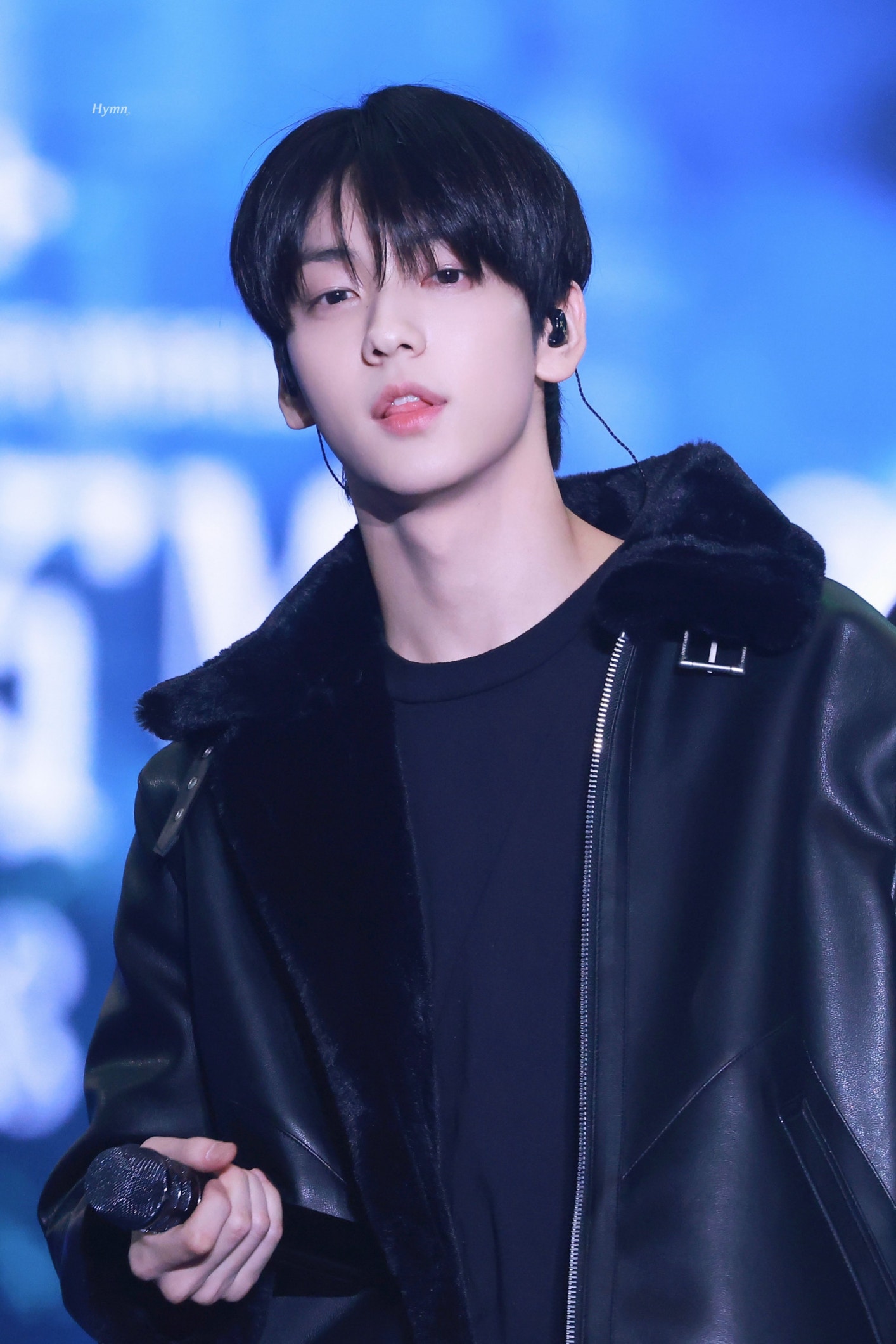 Tomorrow X Together Community Post 오늘의 사운드체크 연준이랑 수빈이가 서로의 옷을 코디한다고