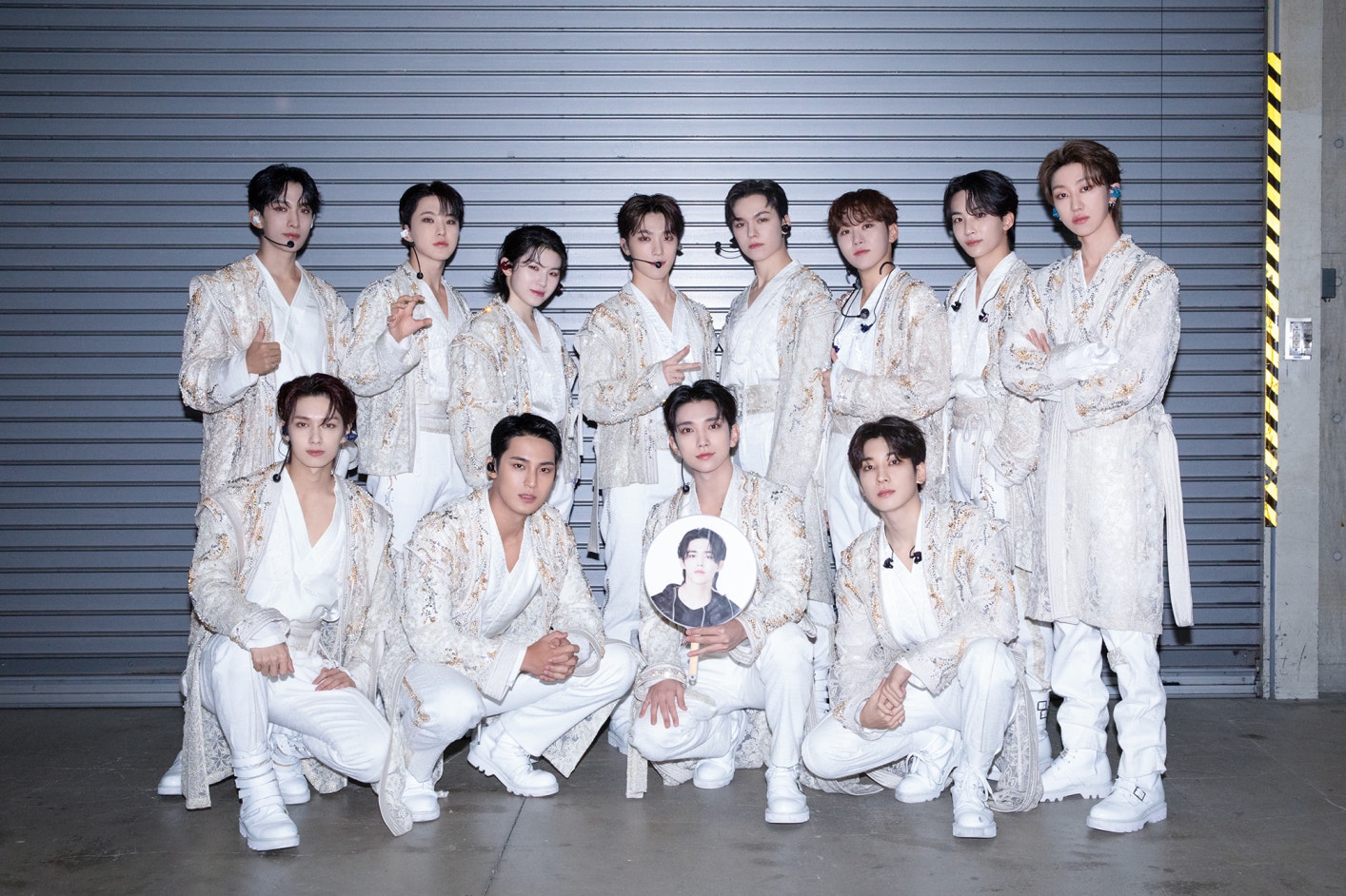 SEVENTEEN Community Post - #SVT_TOUR_FOLLOW Day 3 💙💖