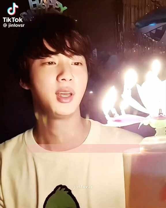 BTS Community Posts - FELIZ CUMPLEAÑOS OPPA JIN 💜💜💜💜💜💜💜💕^_^
