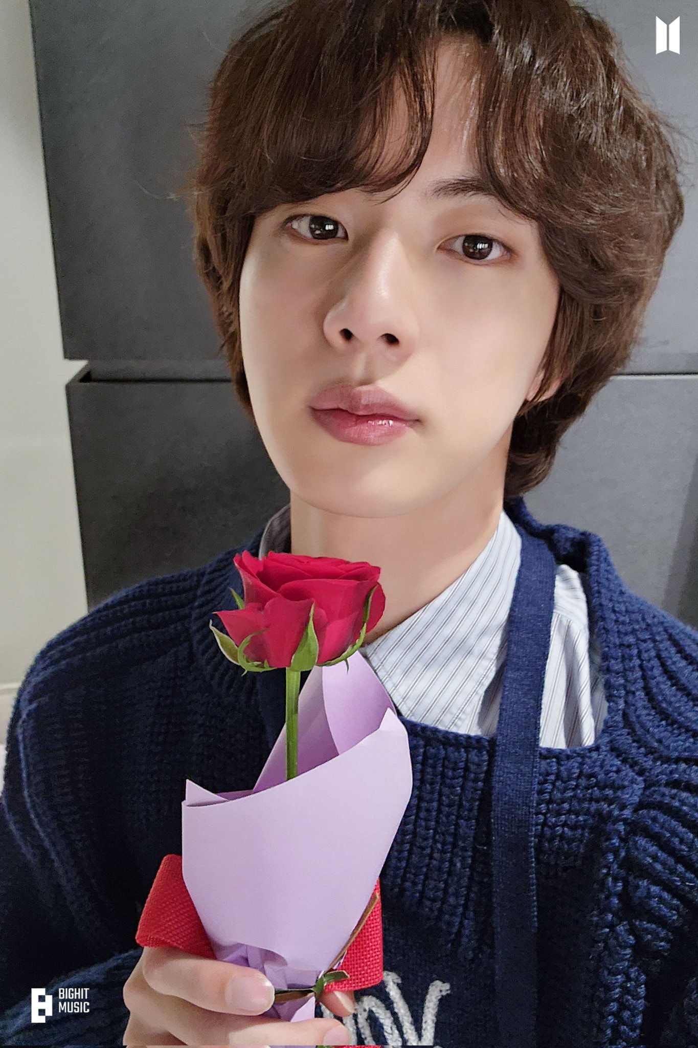 BTS Community Post - happy birthday Jinnie 🎂🎊💜🎉🎁 More blessings, more life and happiness to you ...