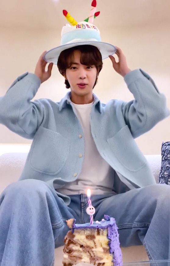 Bts Community Post Dear Jin From Army 진군 안녕하세요 Theastronaut Mv 1억